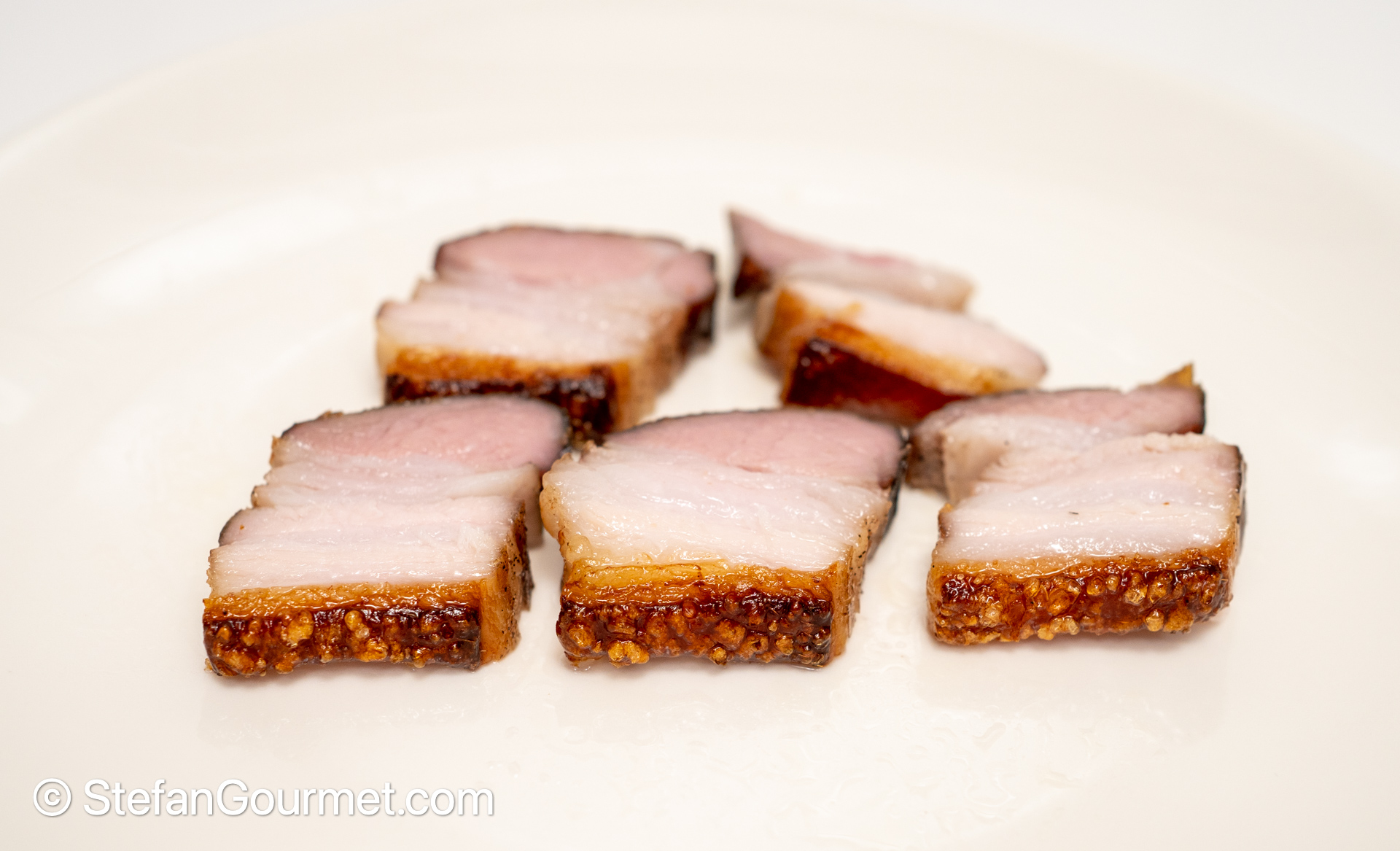 Buikspek sous vide met krokante zwoerd – Sous vide koken